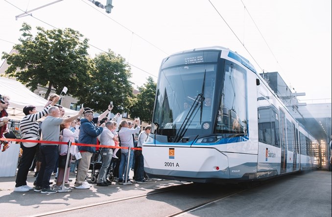 Niemcy. Pierwszy dwusystemowy tramwaj Stadlera dotarł do Saarbrücken ...